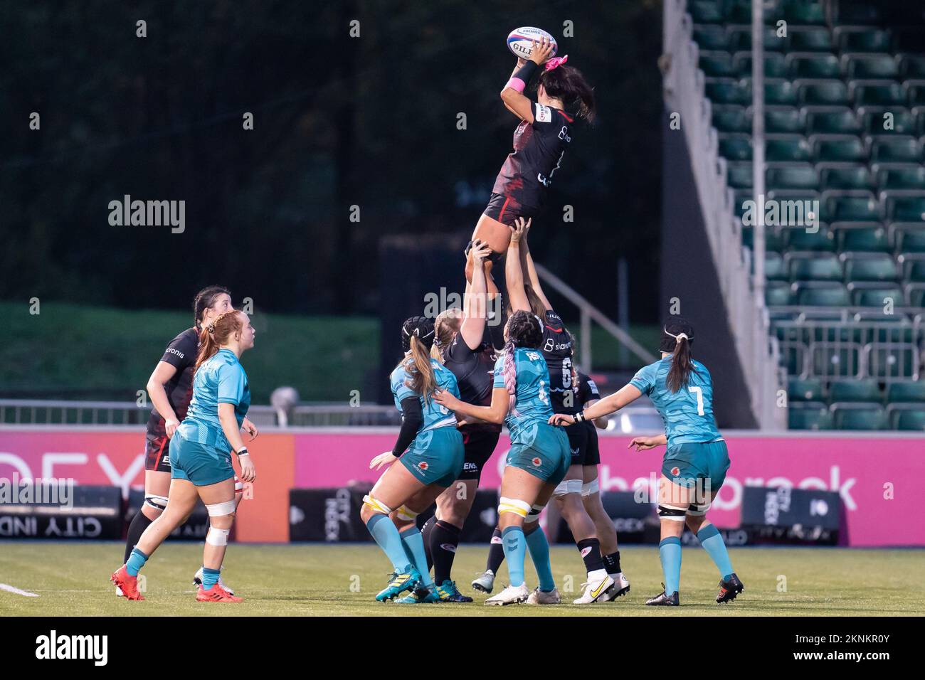 London, UK. 27th Nov, 2022. Georgia Evans #8 of Saracens Women weans ...