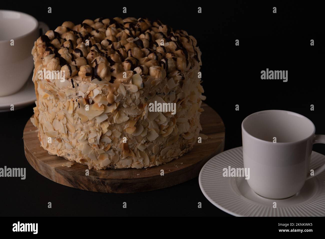 Whole cake hi-res stock photography and images - Alamy