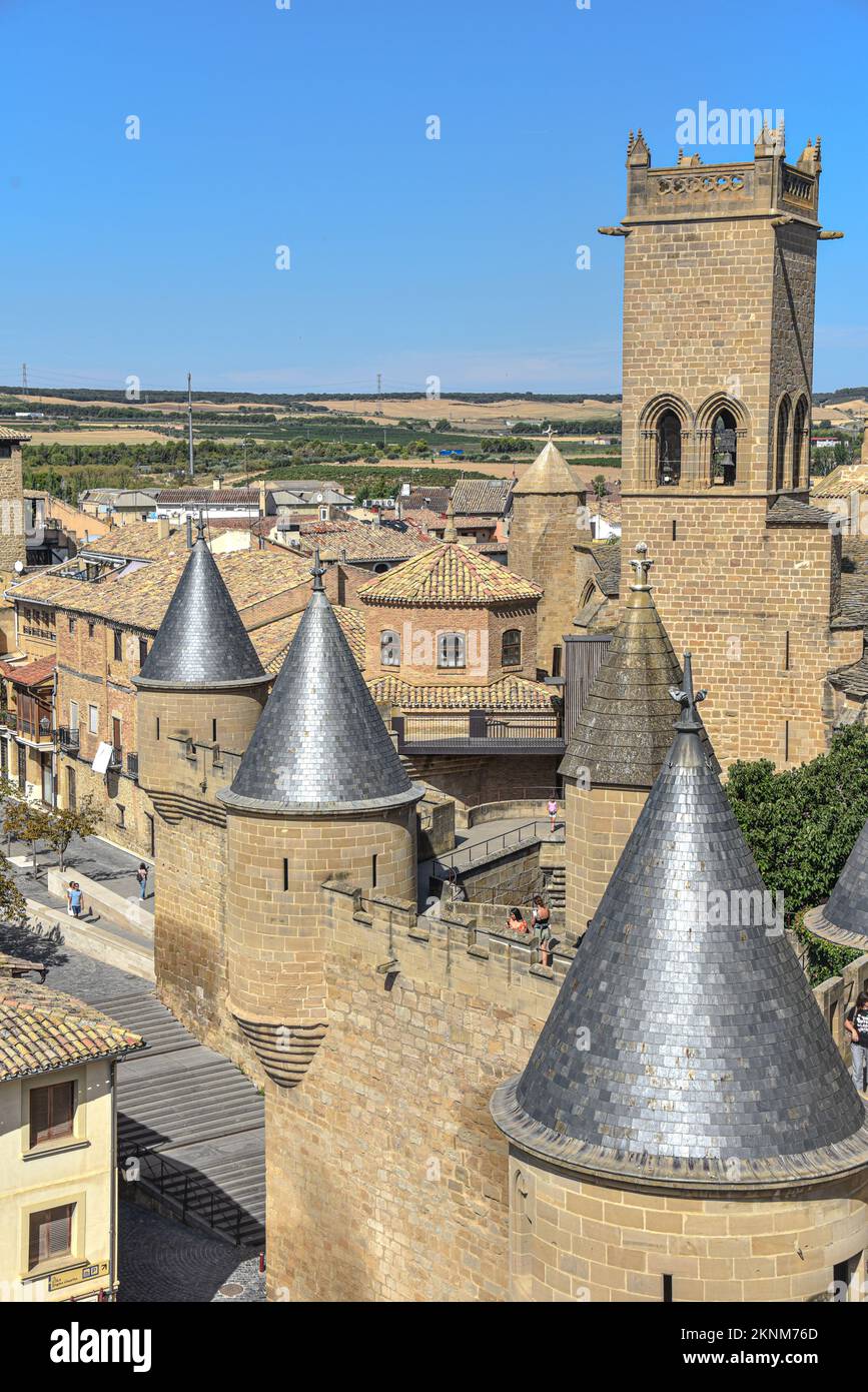 Olite, Spain - Aug 31, 2022: Palace of the Kings of Navarre of Olite ...