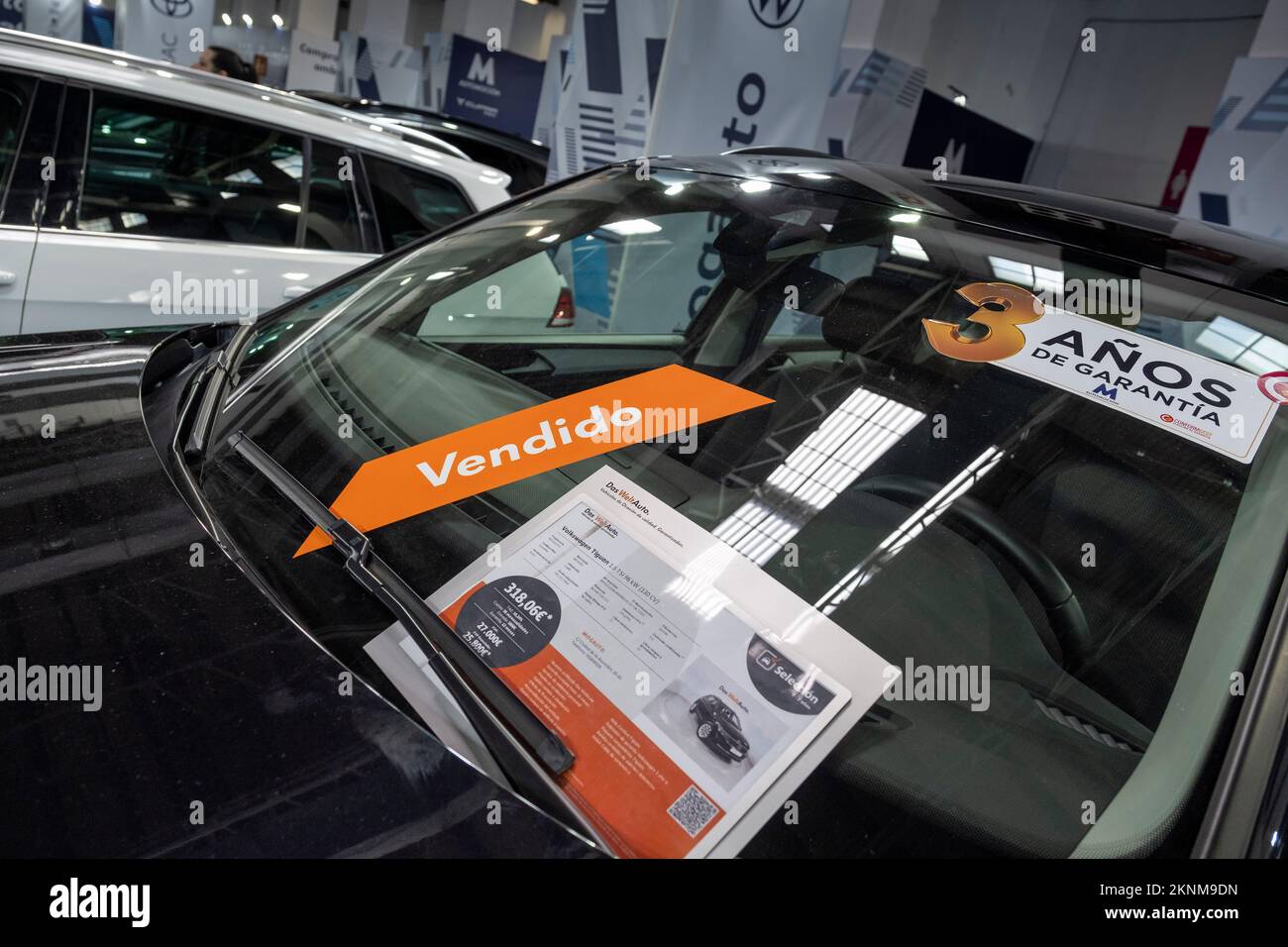 Car sold sign hi-res stock photography and images - Alamy