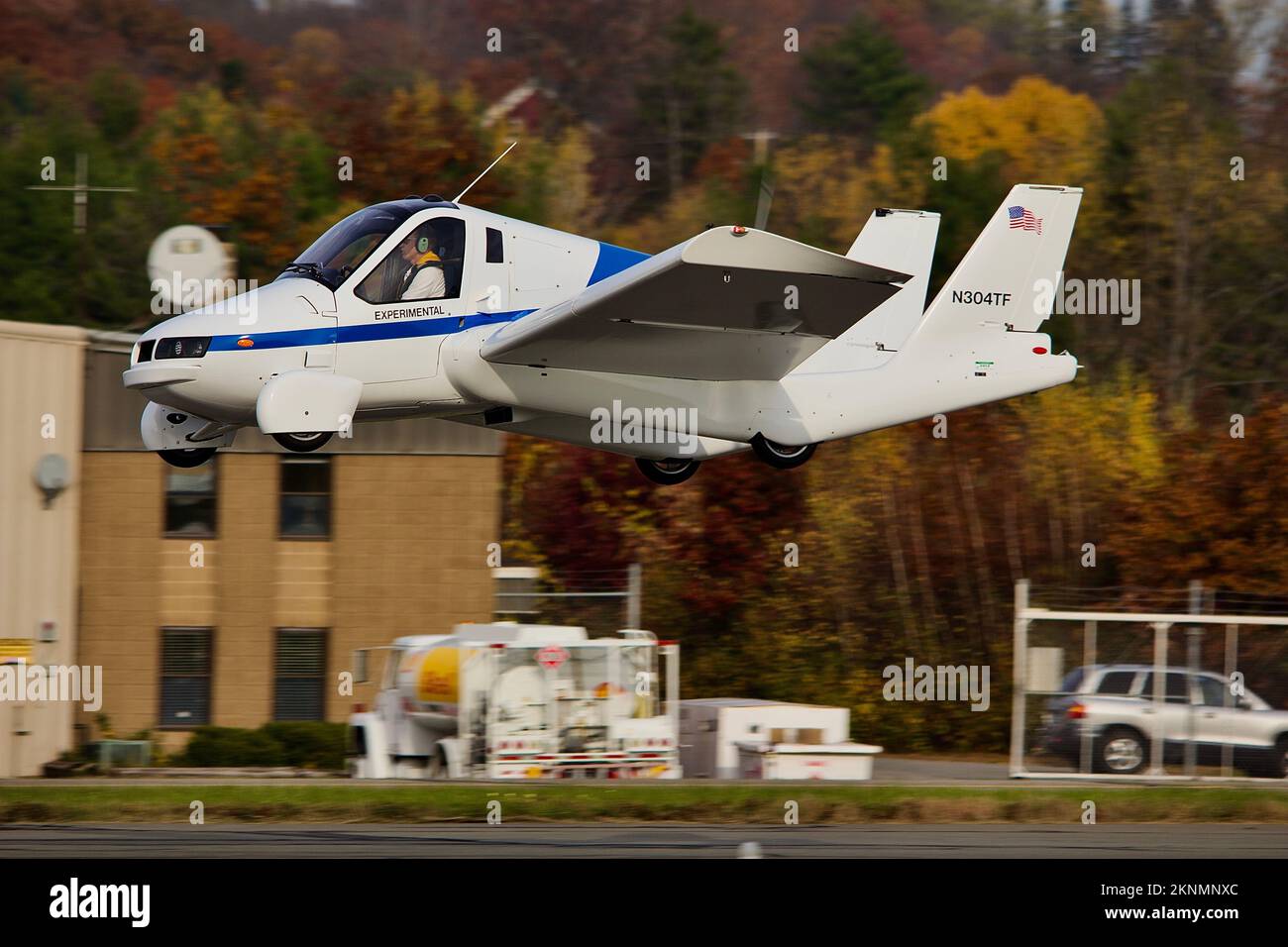 Flying car terrafugia hi-res stock photography and images - Alamy