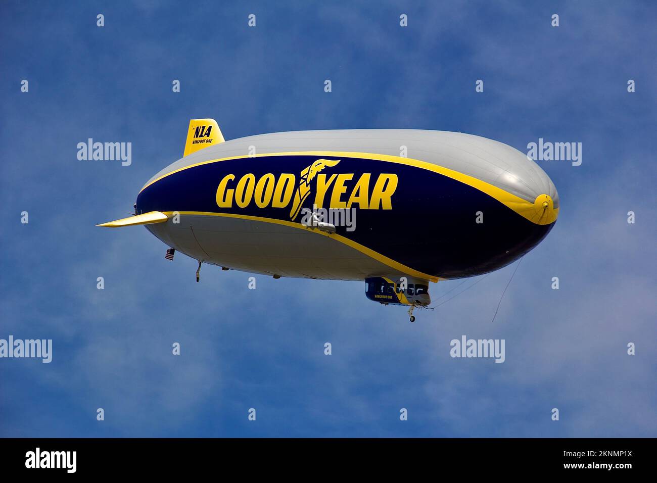 Goodyear blimp hi-res stock photography and images - Alamy