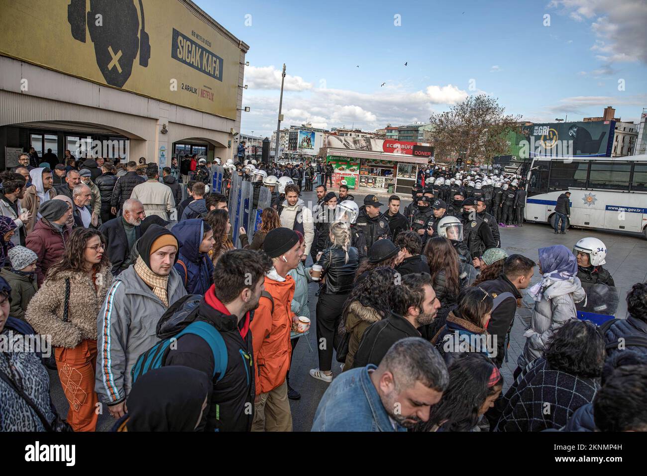 Istanbul, Turkey. 27th Nov, 2022. Passengers getting off the city lines ...