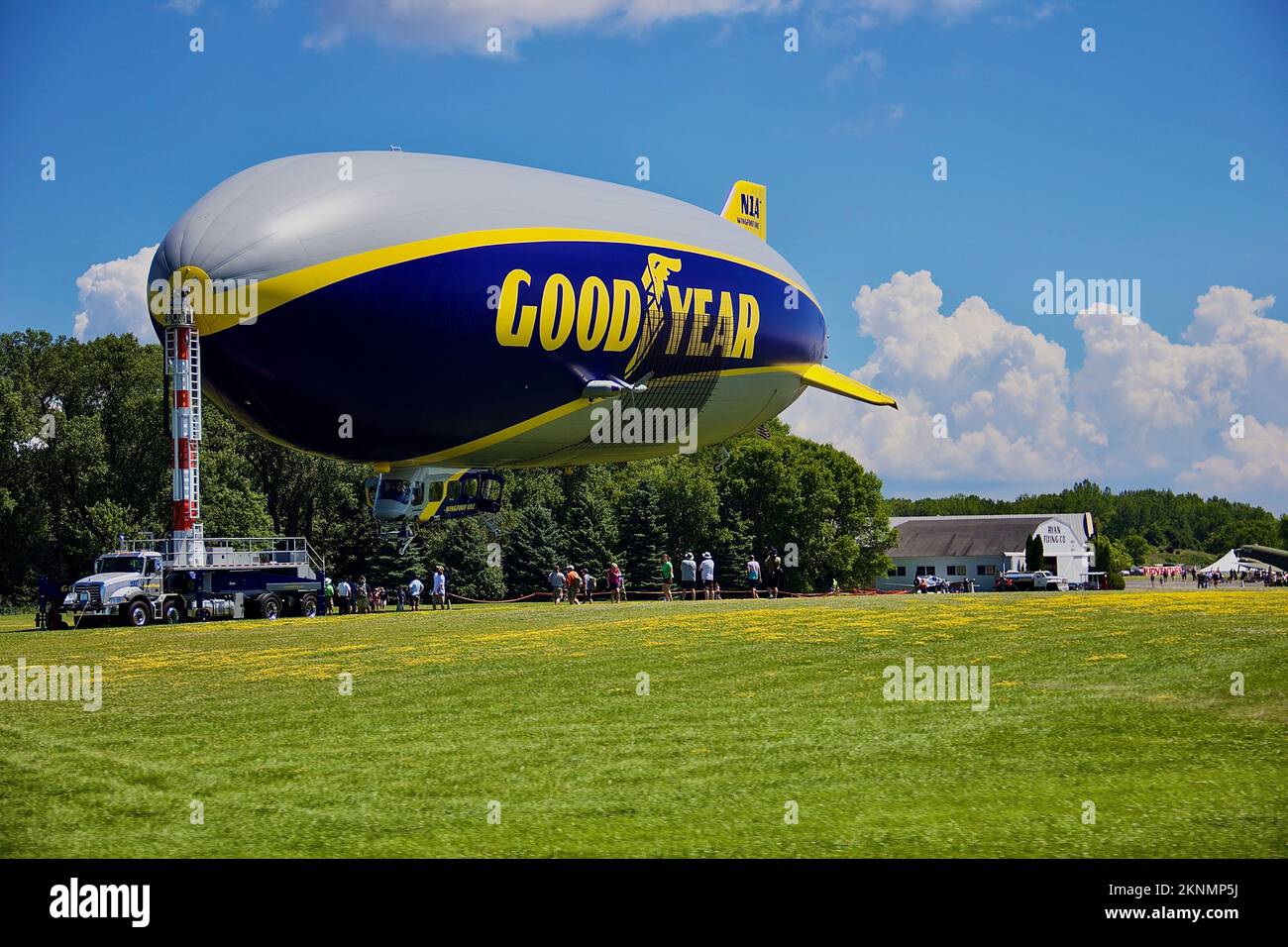 Goodyear blimp hi-res stock photography and images - Alamy