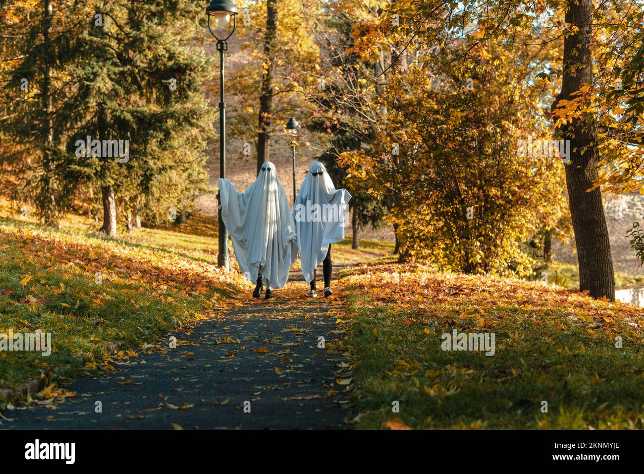 Halloween two ghosts in sunglasses hi-res stock photography and images ...