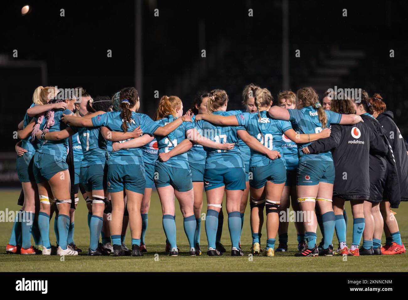 Wasps team huddle hi-res stock photography and images - Alamy