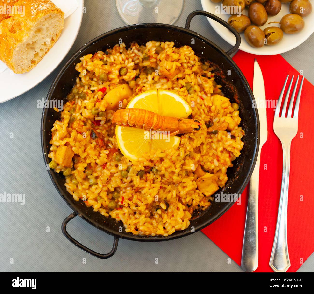 Paella in frying pan Stock Photo - Alamy