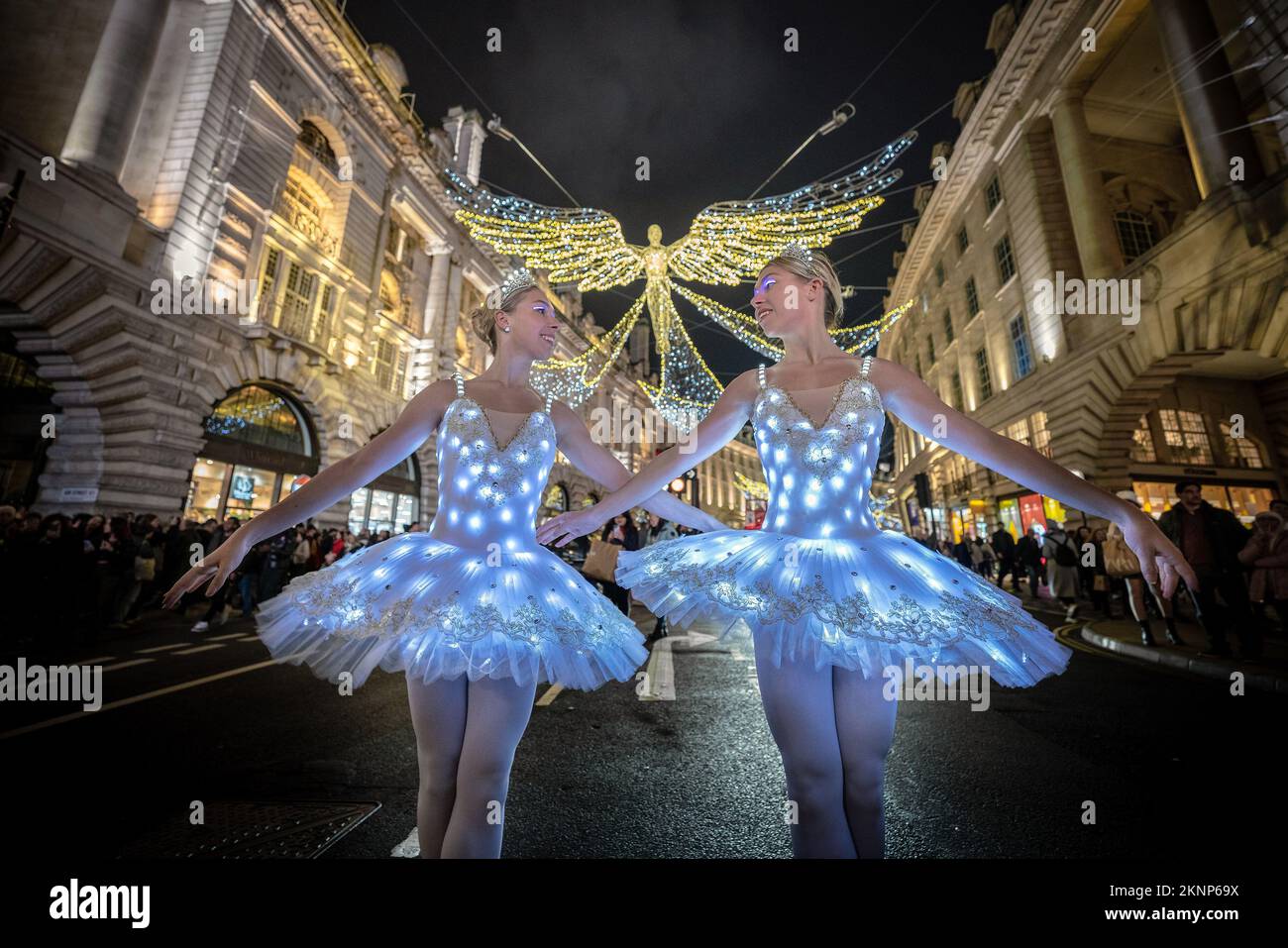 London, UK. 27th November, 2022. Christmas Ballerinas: Twins Abigail(L) and Lauren(R) Everard ...