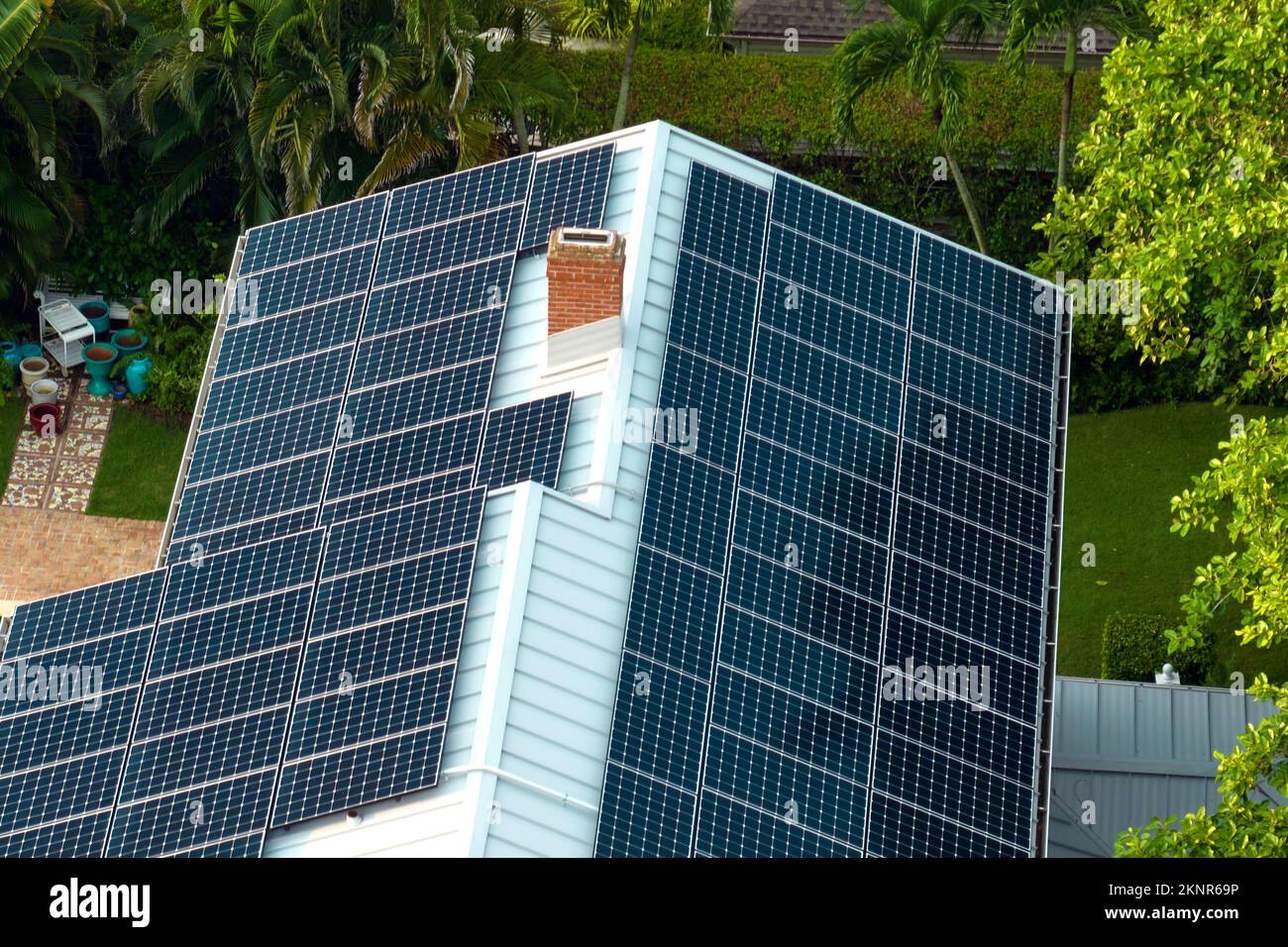 Miami solar panels hi-res stock photography and images - Alamy