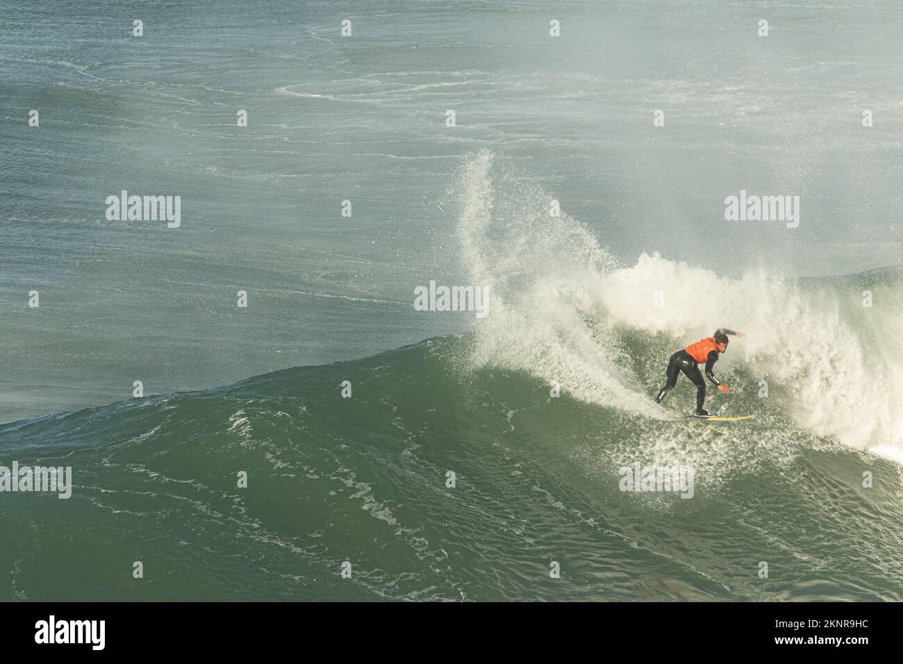 Tow surfing big waves hi-res stock photography and images - Alamy