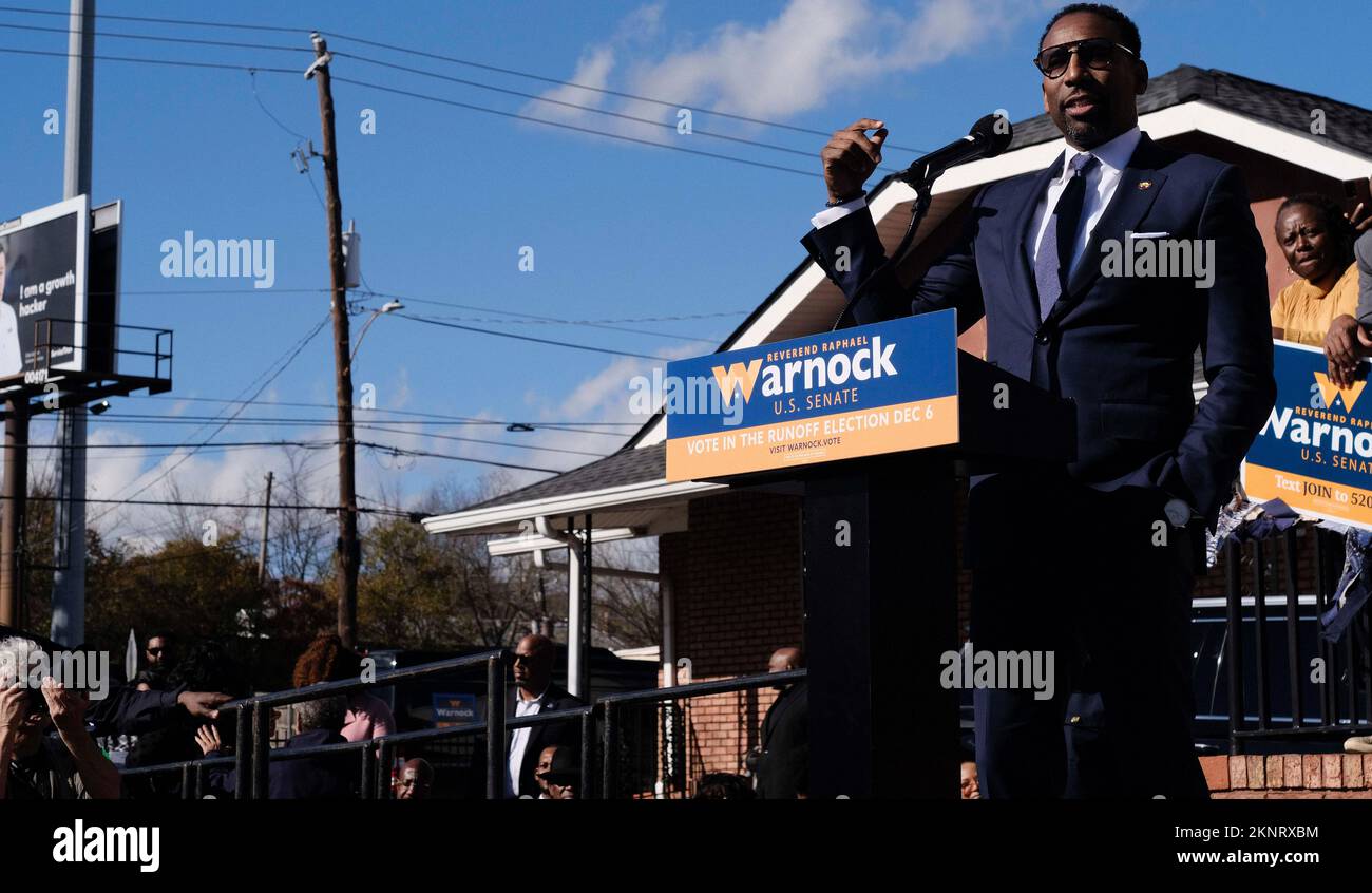 Atlanta, Georgia, USA. 27th Nov, 2022. Atlanta Mayor Andre Dickens ...
