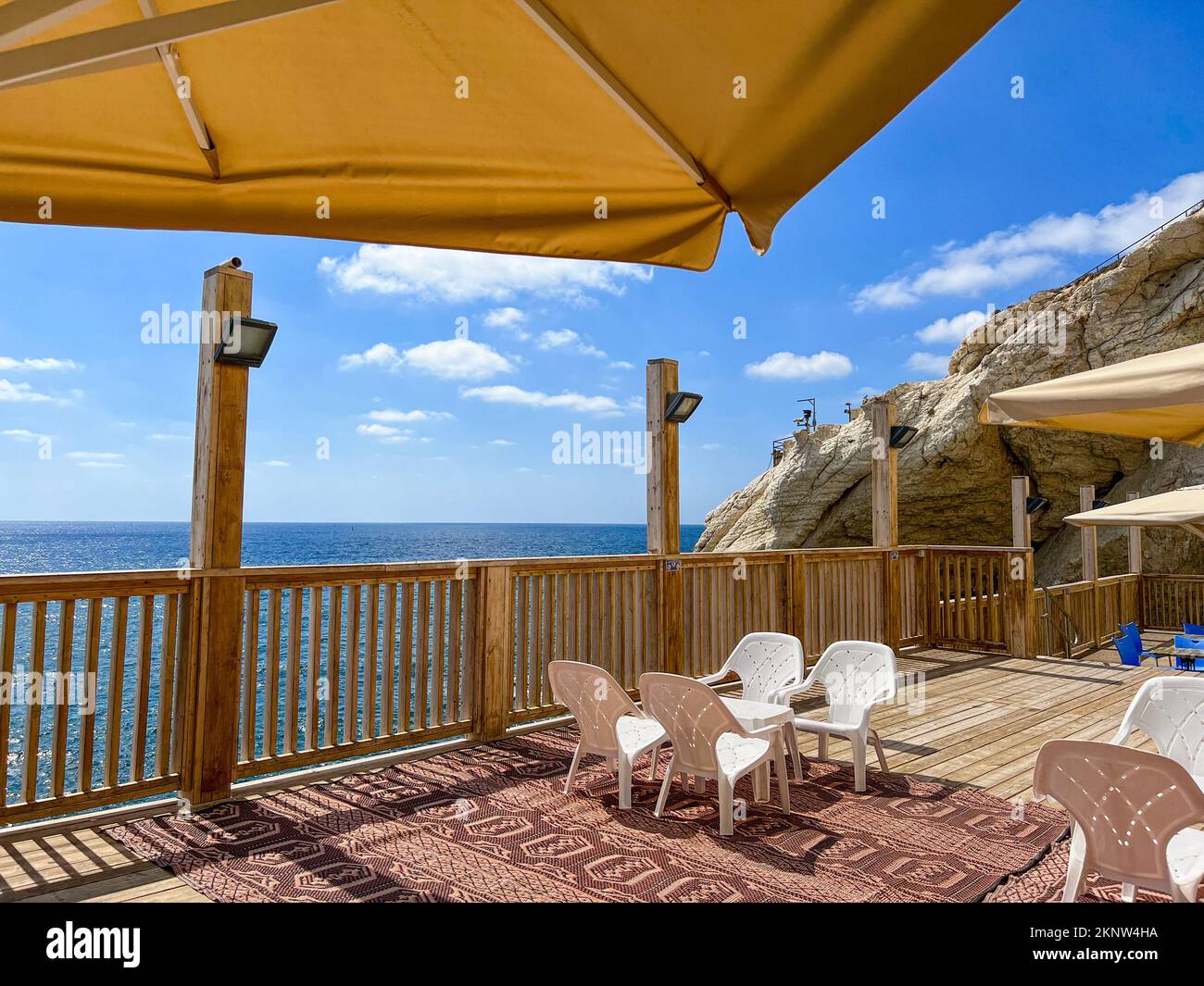 Marine deck cafe hi-res stock photography and images - Alamy