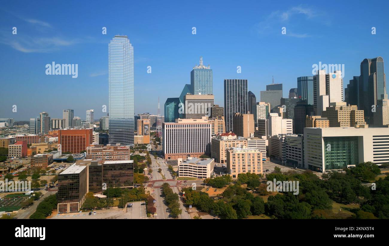 Dallas skyline 2022 hi-res stock photography and images - Alamy
