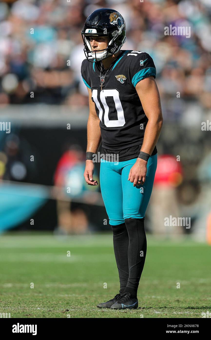 Nfl field goal kick hi-res stock photography and images - Alamy