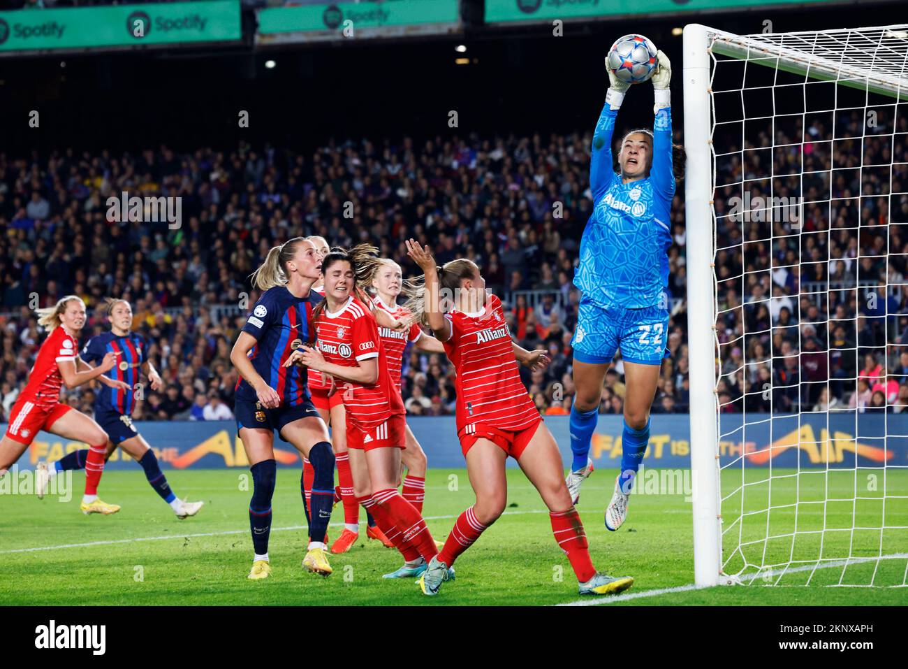 Barcelona, Spain. Credit: D. 24th Nov, 2022. Maria-Luisa Grohs (Bayern ...