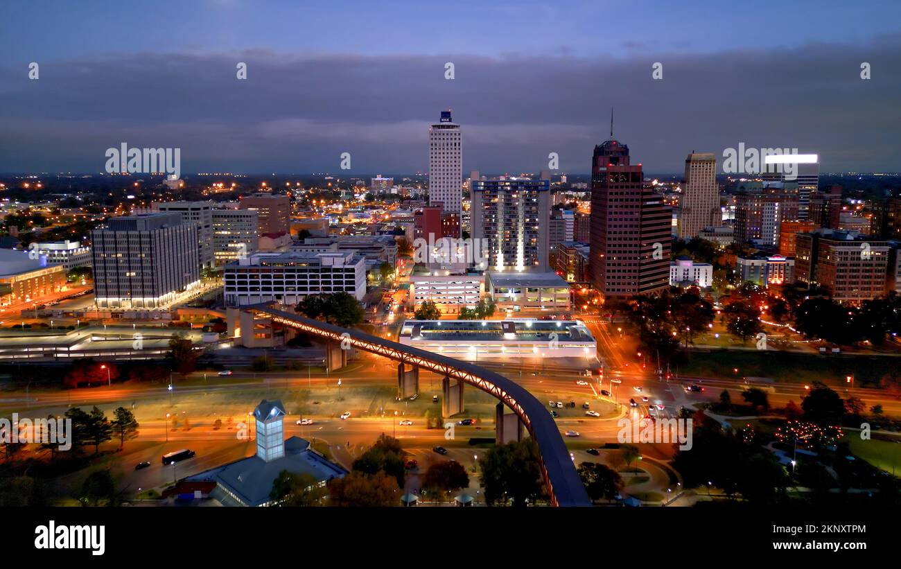 Skyline of Memphis in Tennessee by night - MEMPHIS, UNITED STATES ...