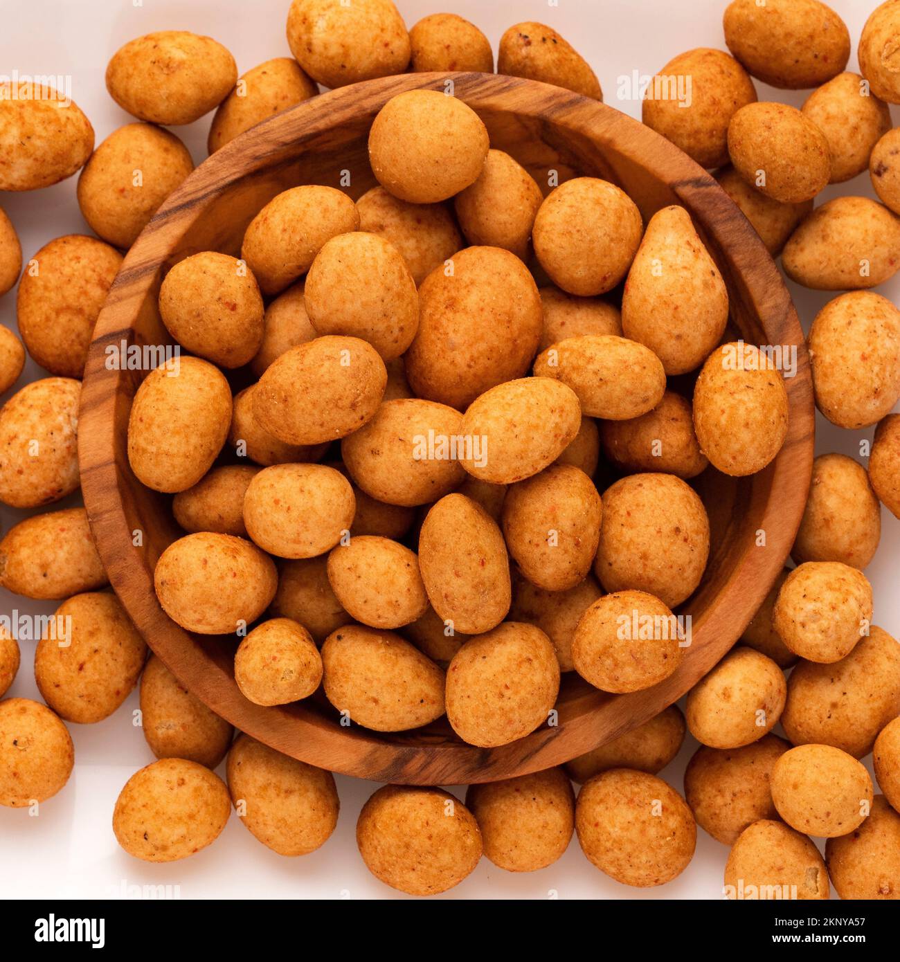 Organic Japanese peanuts in the bowl - Arachis hypogaea Stock Photo - Alamy