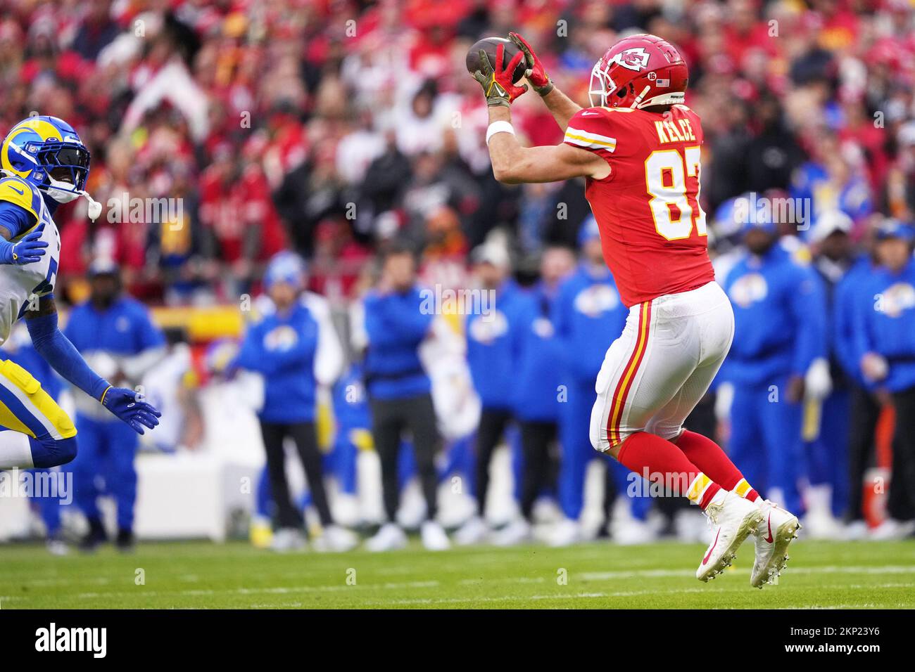 Travis kelce 2022 hi-res stock photography and images - Alamy