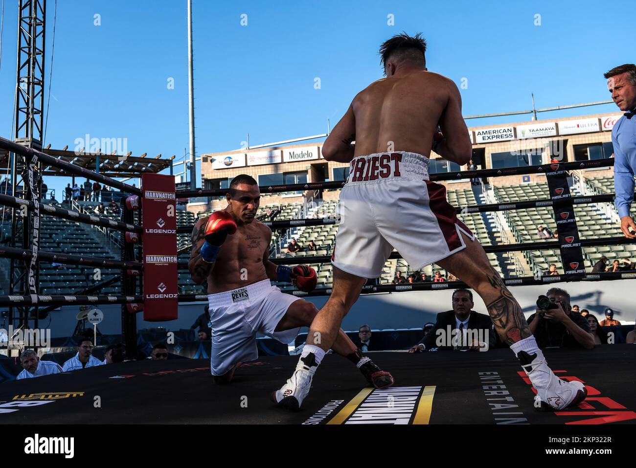 Carson, CA, USA. 26th Nov, 2022. Middleweight prospect Eric Priest (9-0 ...