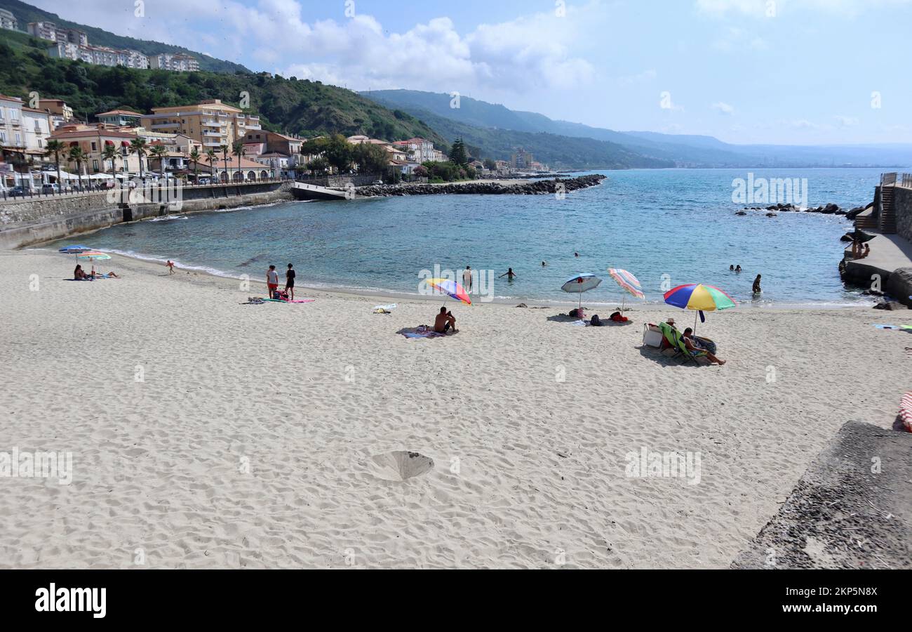 Pizzo Calabro - Spiaggia della Marina Stock Photo - Alamy