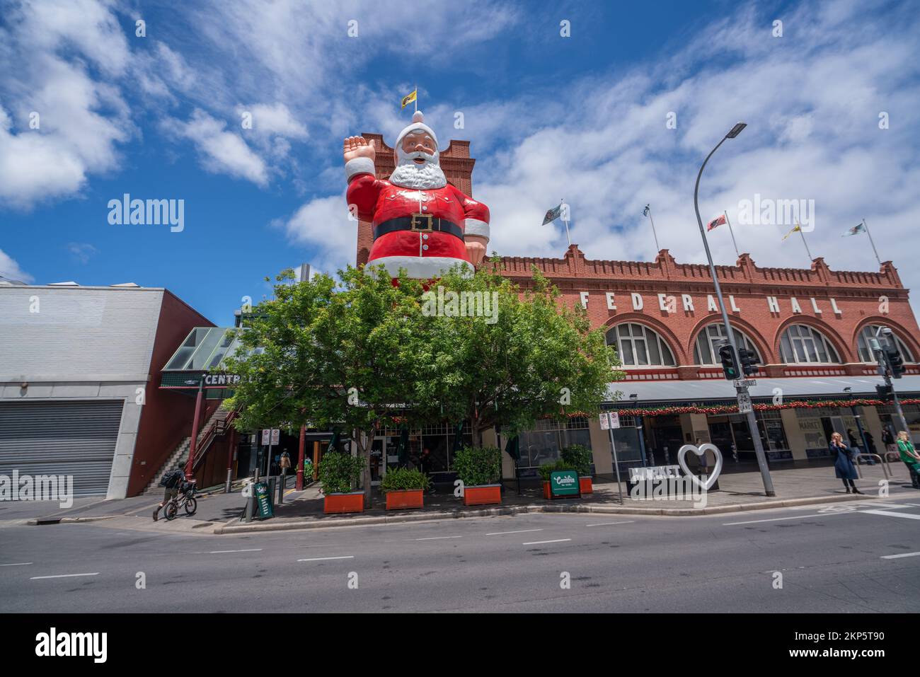 Adelaide, Australia. 28 November 2022. A 16 metre giant smiling Father ...
