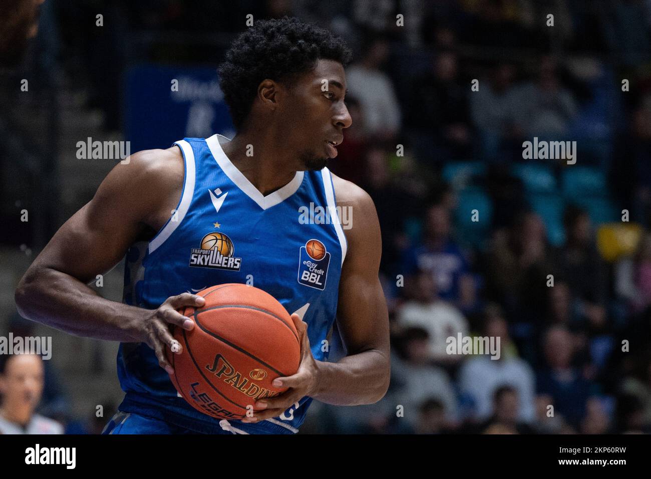 27 November 2022, Hessen, Frankfurt/Main: Basketball: Bundesliga, Fraport Frankfurt - ratiopharm ...