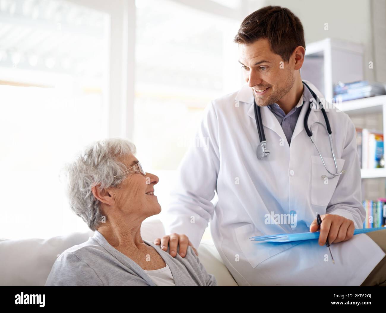 Bedside manner hi-res stock photography and images - Alamy