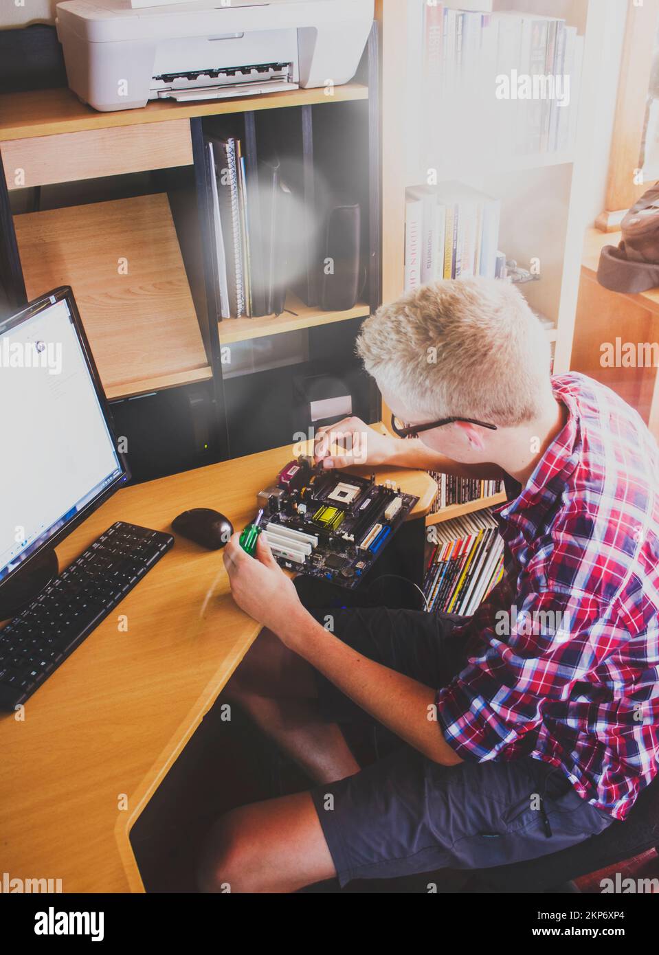 Wiring discovery hi-res stock photography and images - Alamy