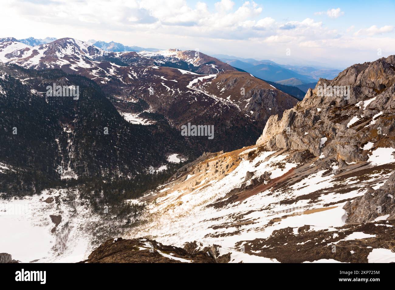 Travel in China, Beautiful landscape view of Blue Moon Valley Shika ...