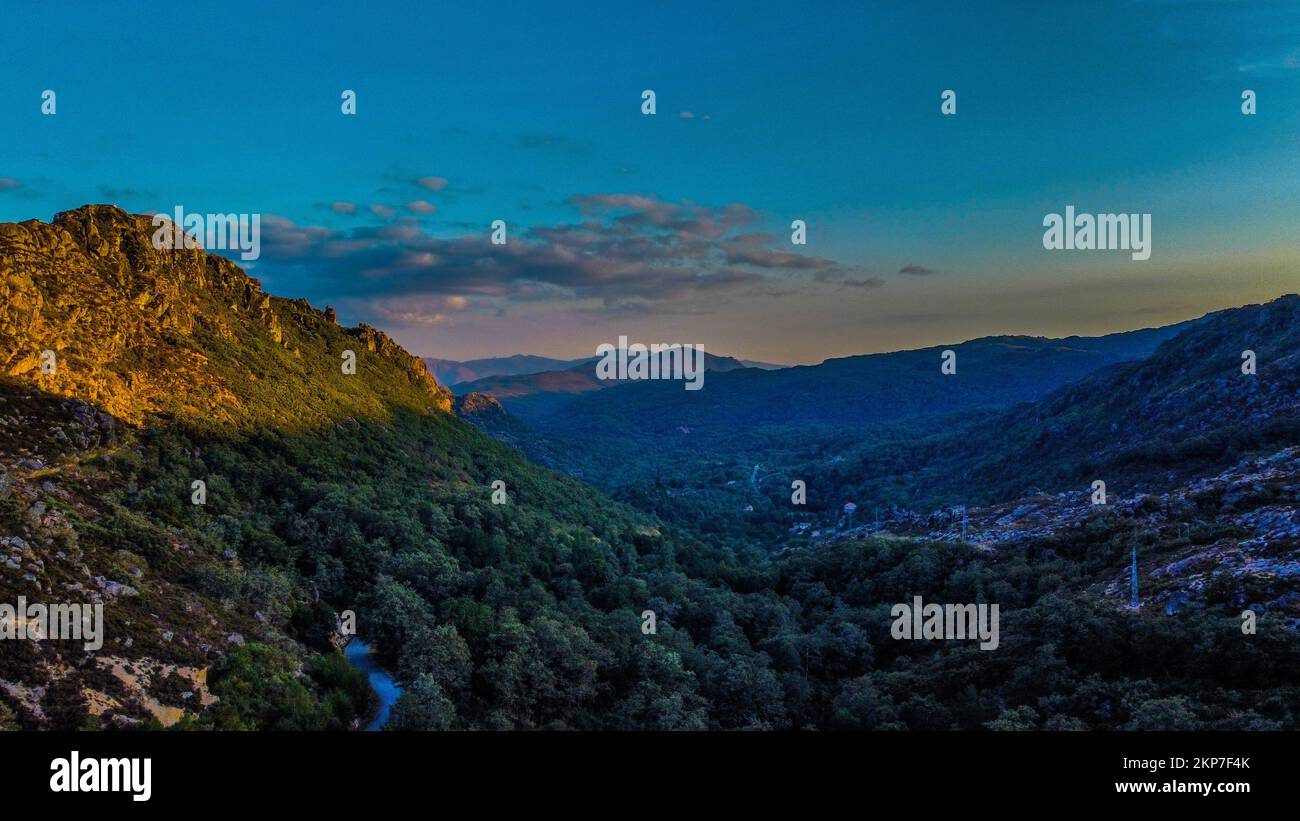 Golden sun rays hitting beautiful hi-res stock photography and images ...