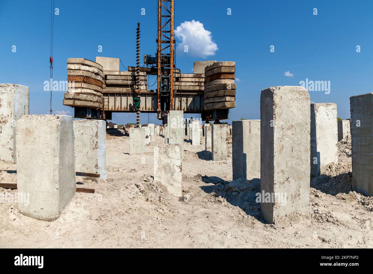 Equipment for installing concrete piles on construction sites. Hammered ...