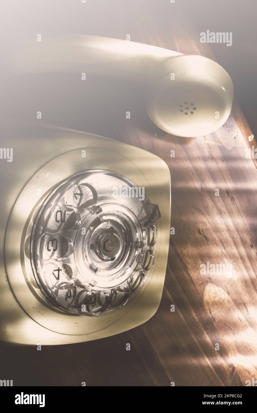 Desk phone off hook hi-res stock photography and images - Alamy