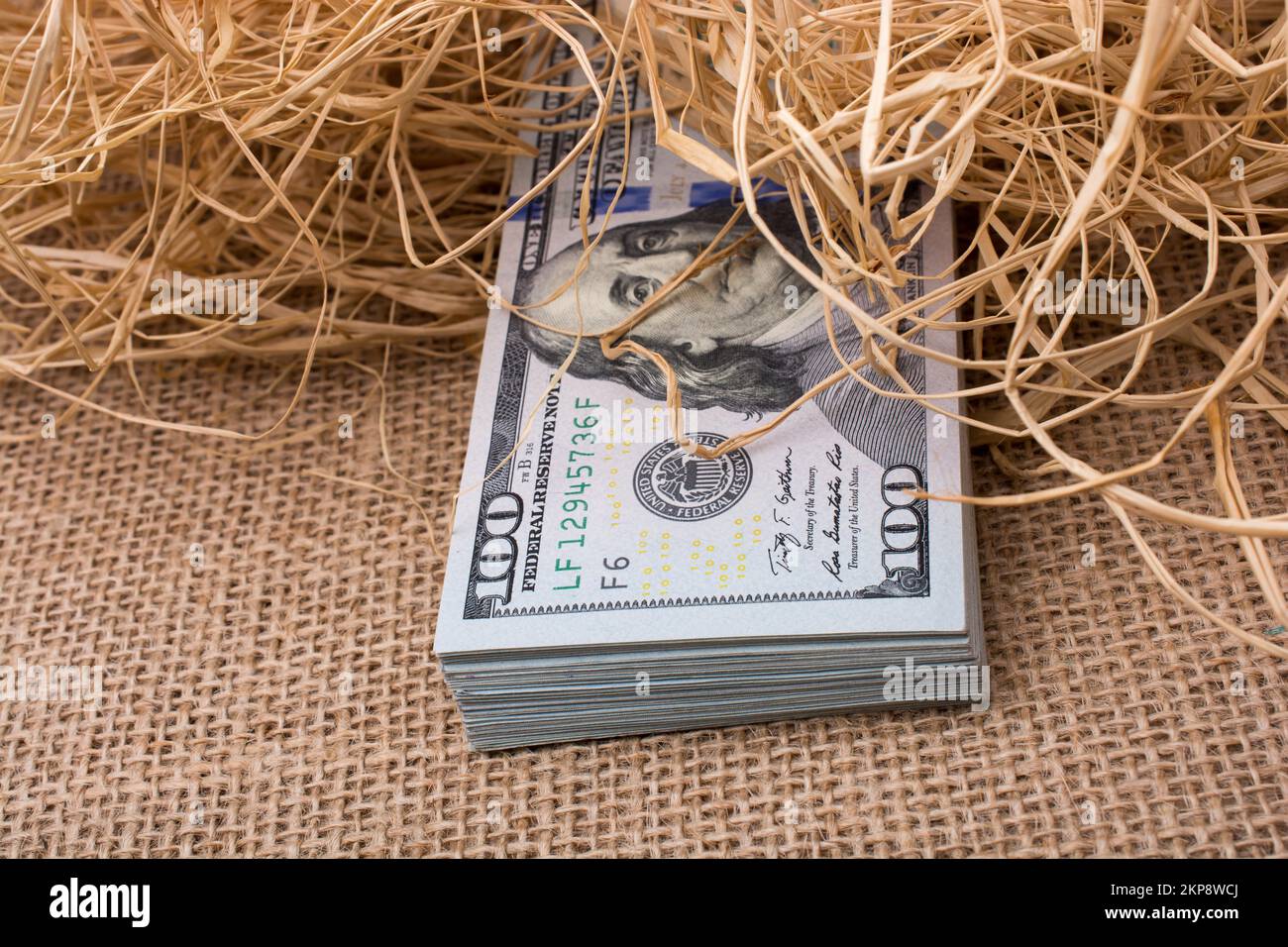 Banknote pile hi-res stock photography and images - Alamy