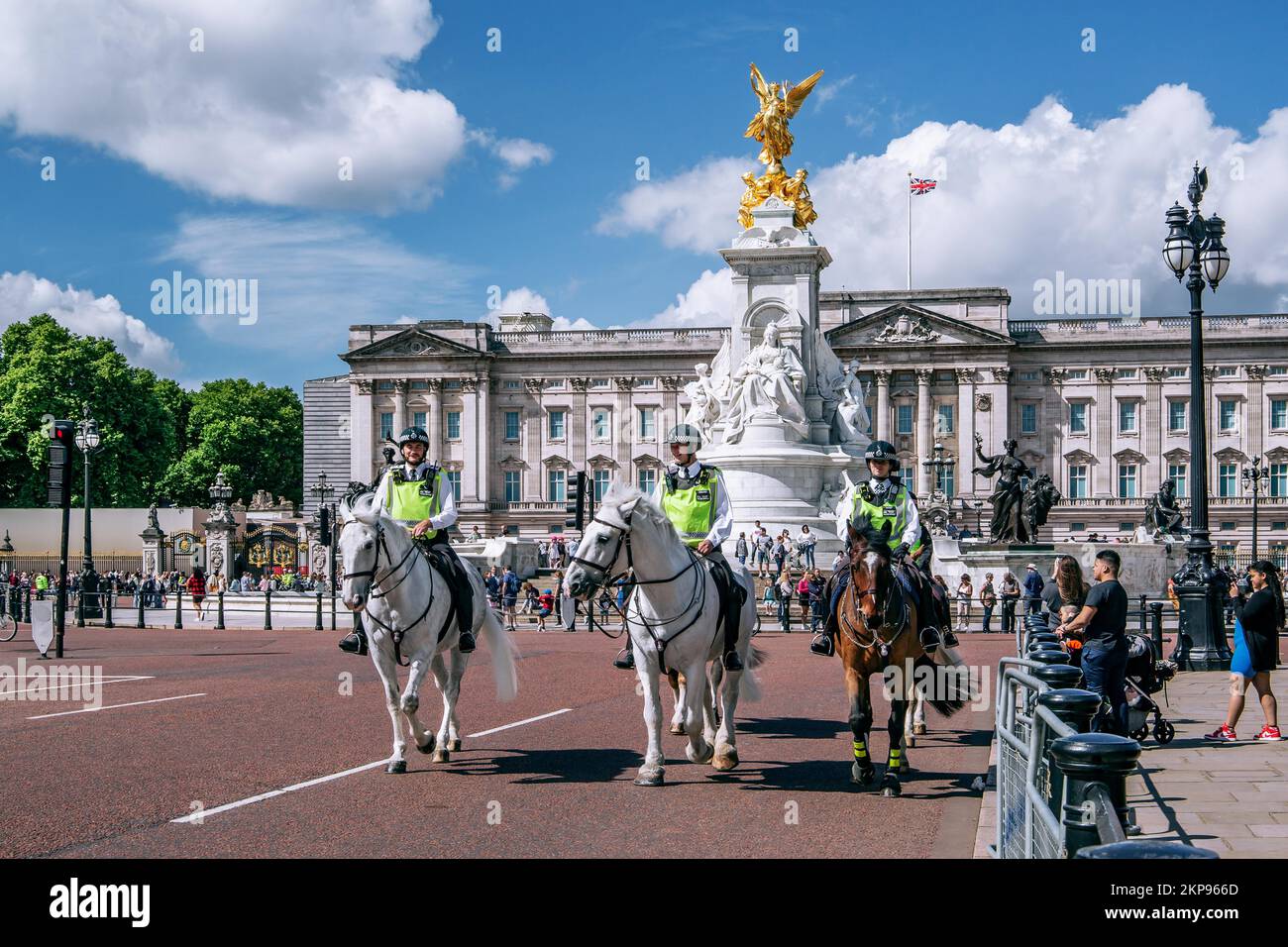 Mounted police in front of the Victoria Memorial at Buckingham Palace, London, City of London ...