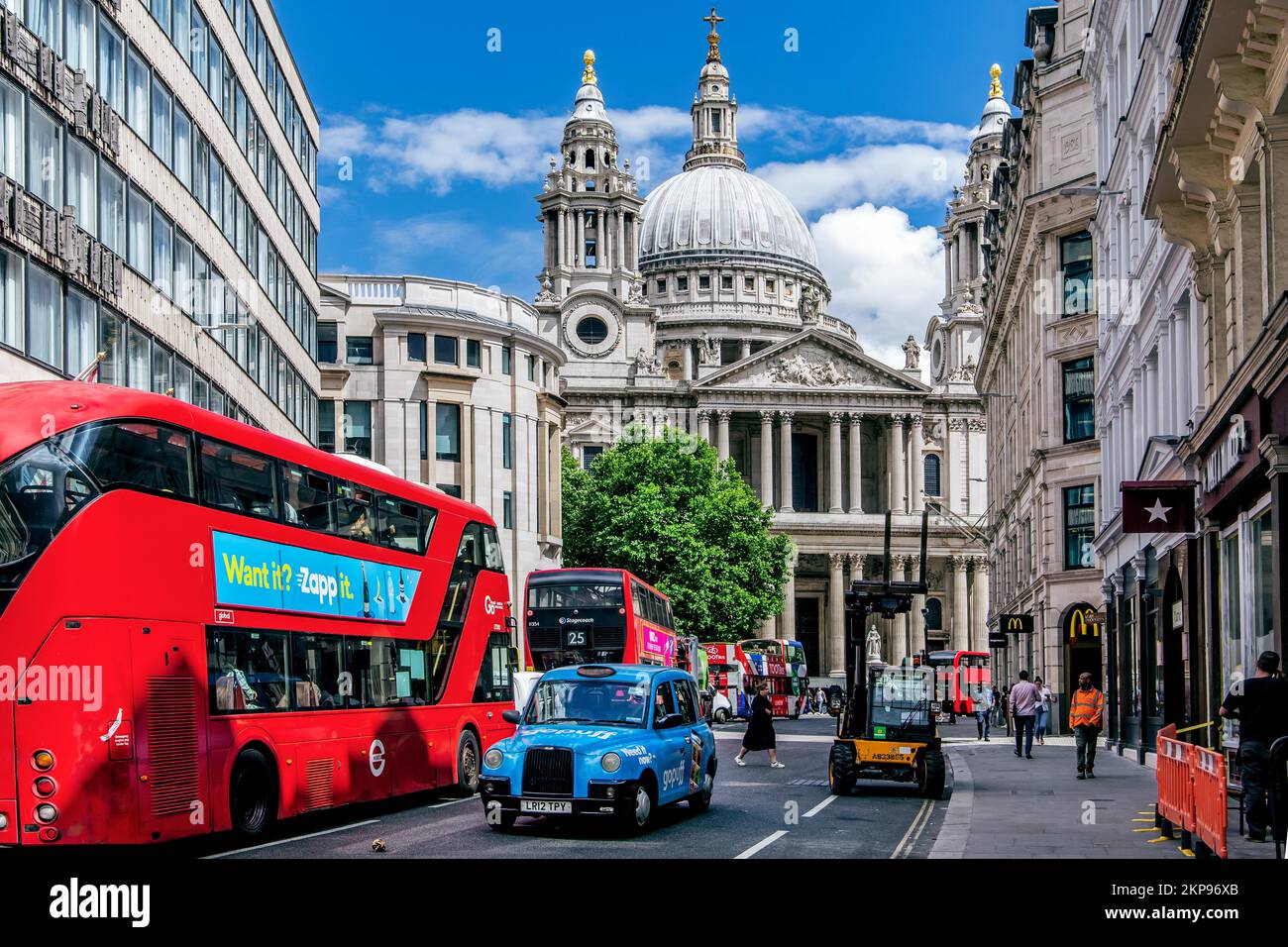 Double decker buses in front of St. Paul's Cathedral, London, City of ...