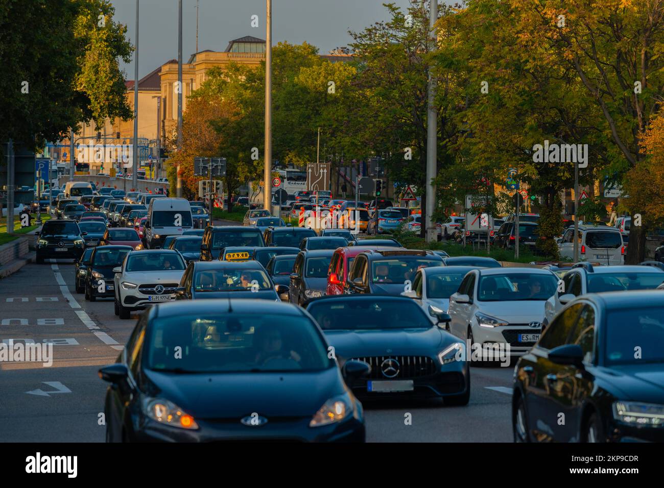 Stop and Go, traffic, rush hour, Charlottenplatz, B14, federal road ...
