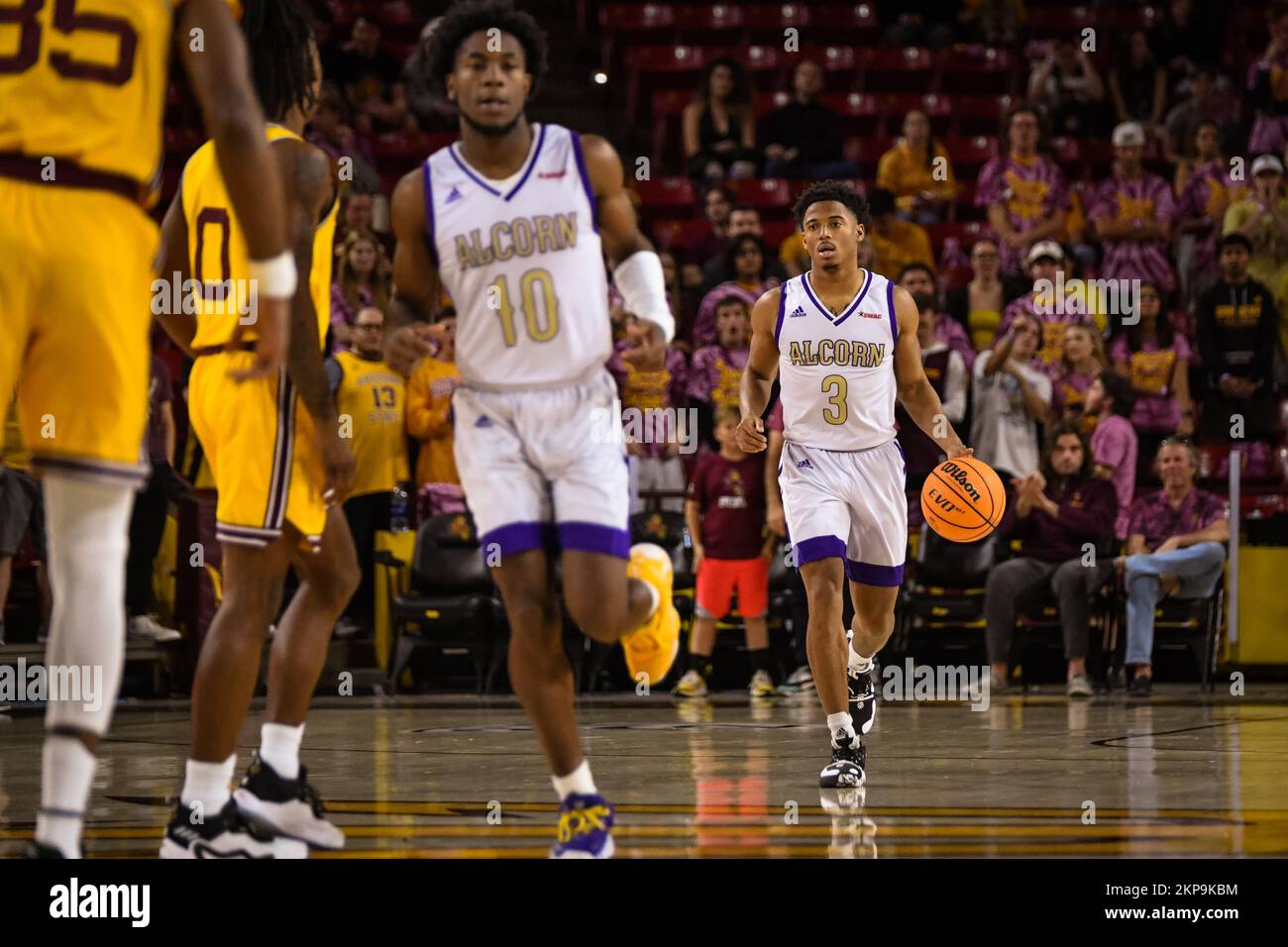 Court no 3 hi-res stock photography and images - Alamy