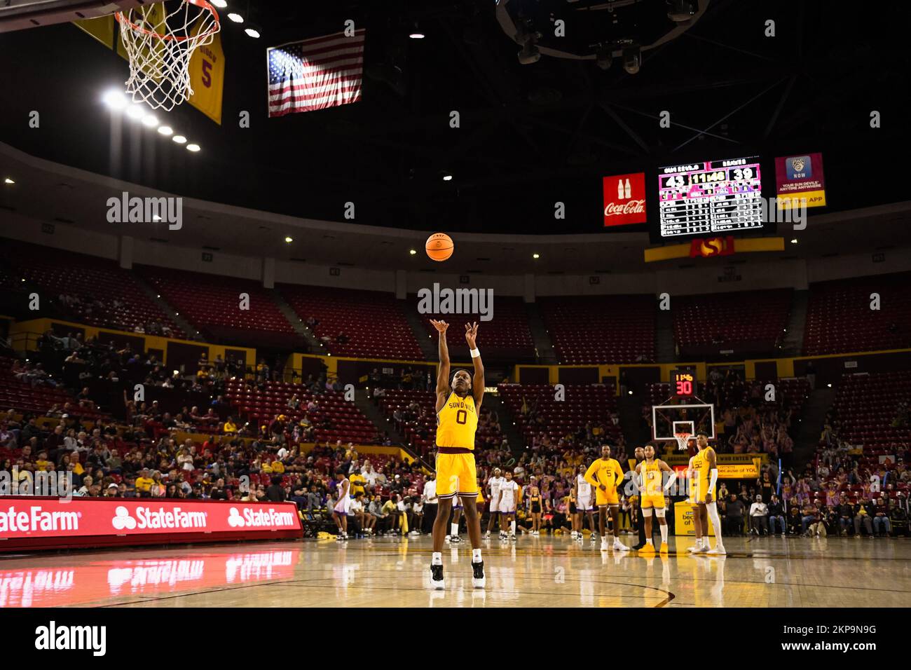 Arizona State guard DJ Horne (0) attempts a shot in the second half of ...