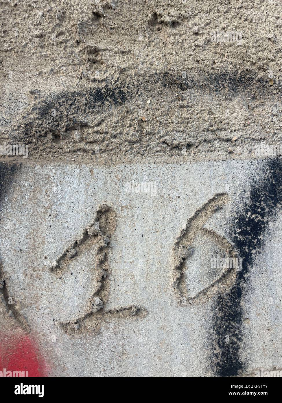 Street number sixteen on hi-res stock photography and images - Alamy