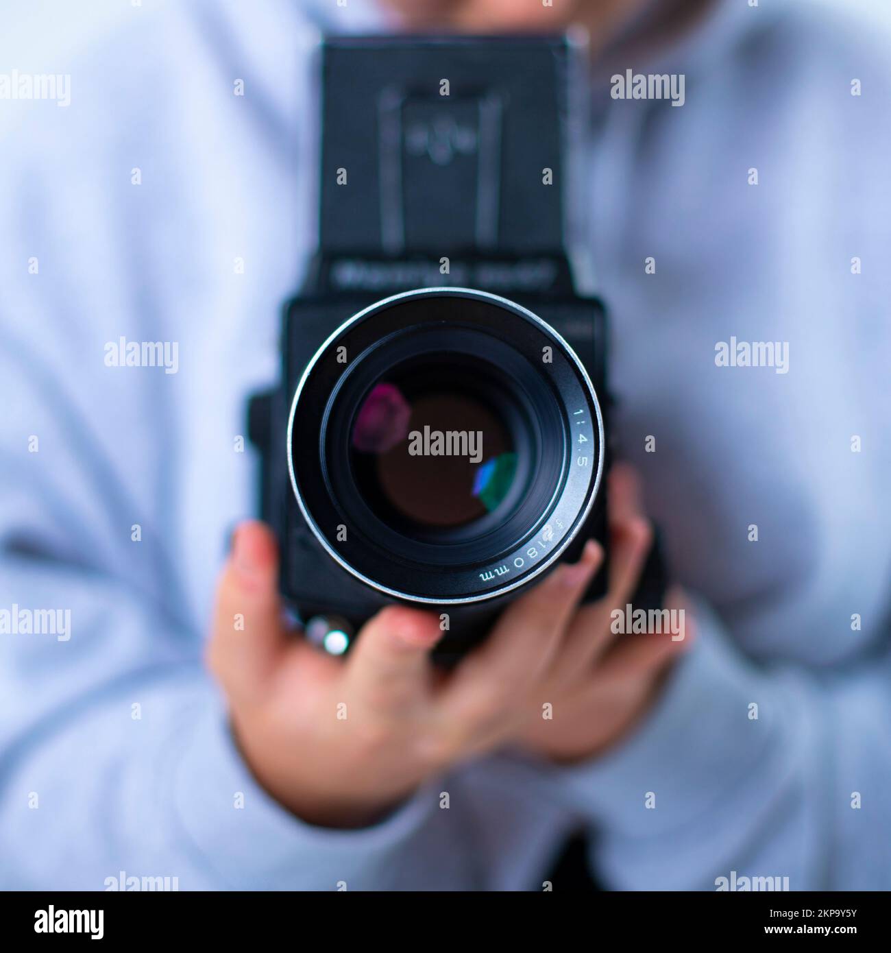 Analog camera hi-res stock photography and images - Alamy