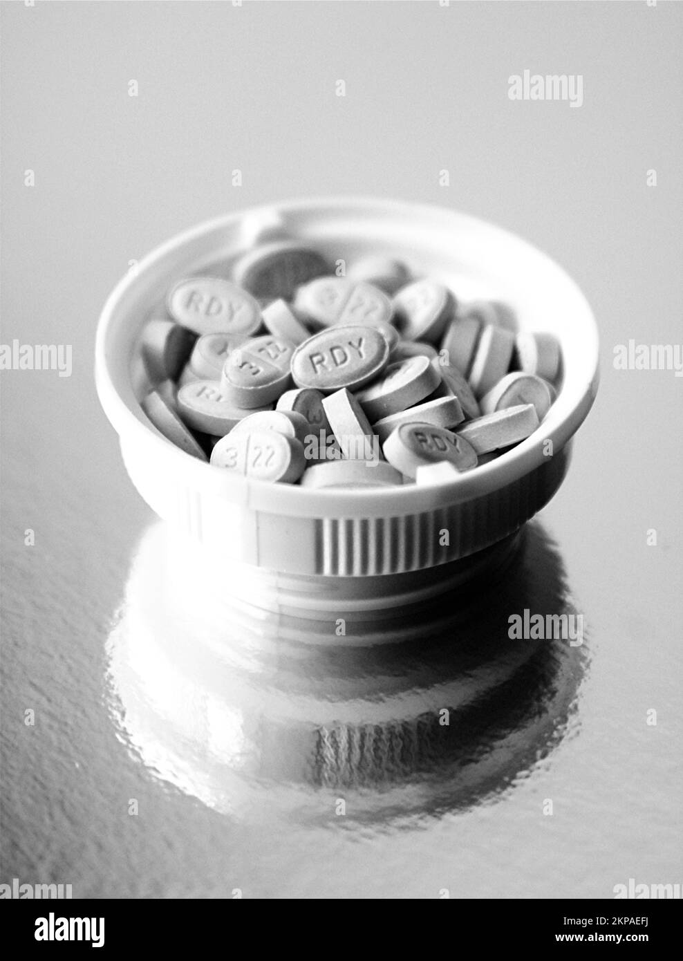 Diabetic pills Black and White Stock Photos & Images - Alamy