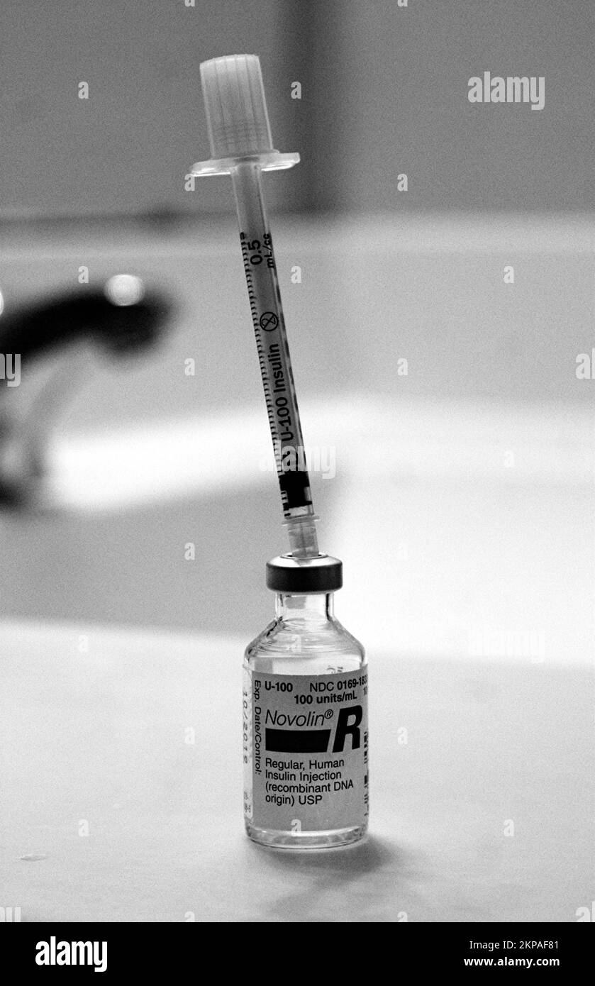 Insulin diabetes vertical Black and White Stock Photos & Images - Alamy