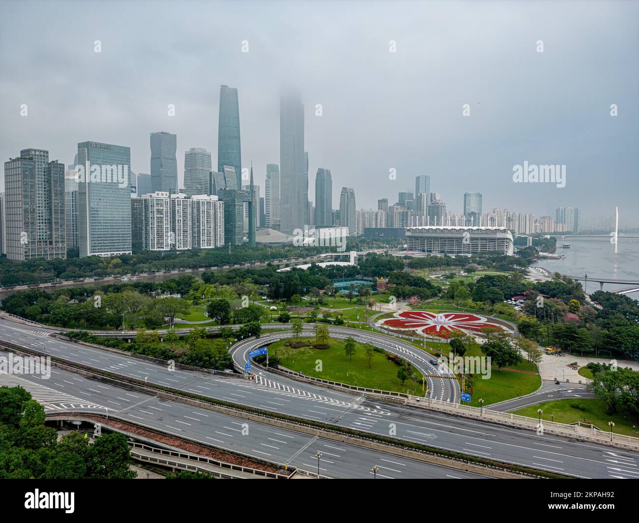 Aerial photo shows the little traffic flow on Guangzhou Bridge and ...