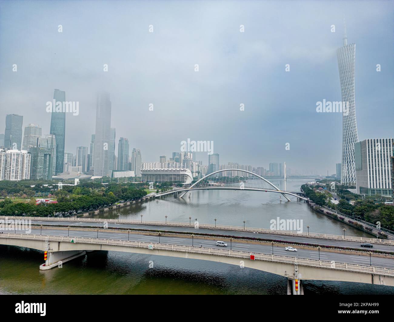 Aerial photo shows the little traffic flow on Guangzhou Bridge and ...