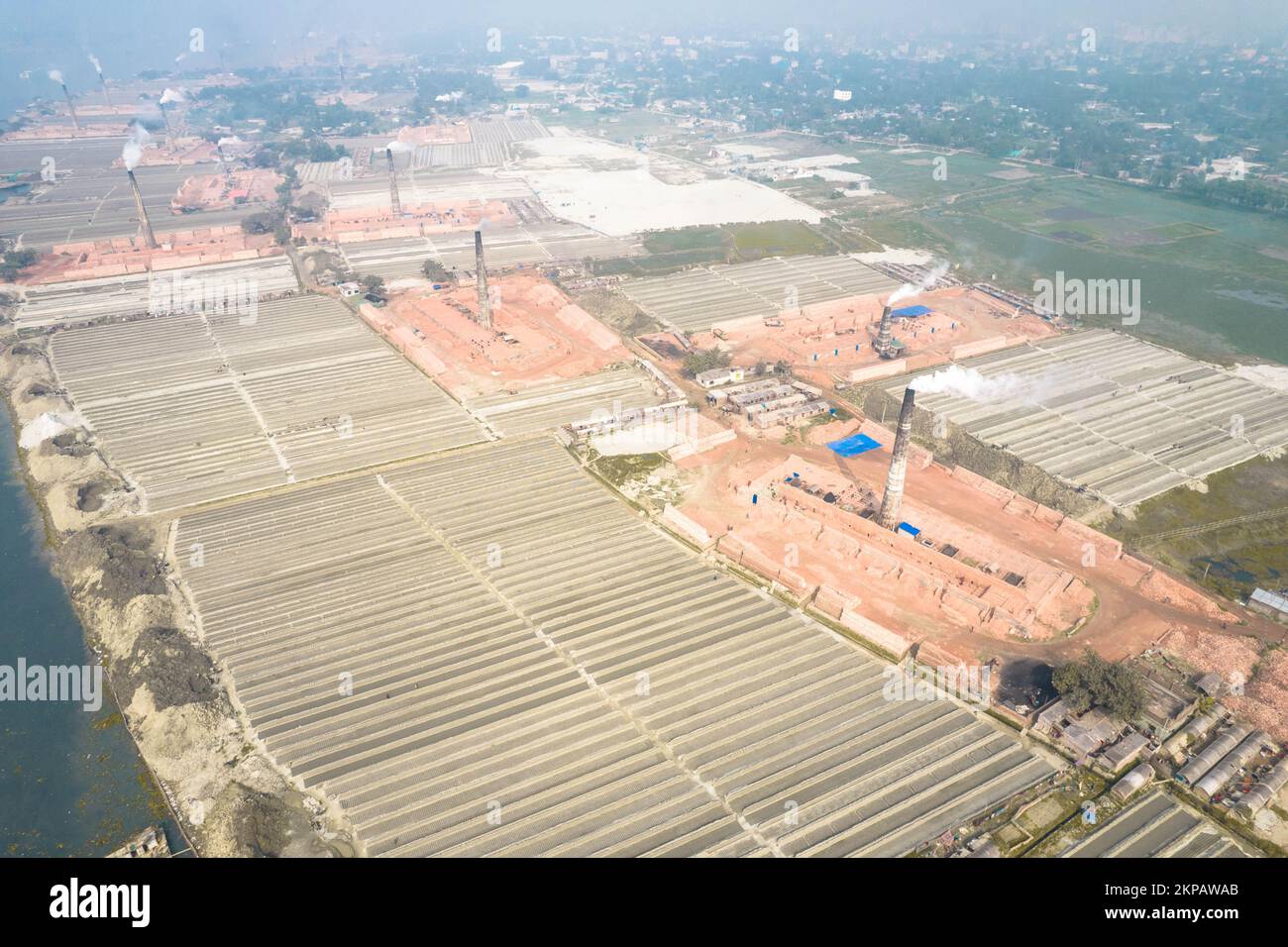 Dhaka, Dhaka, Bangladesh. 28th Nov, 2022. Bangladesh goes through speedy urbanization. Rapid ...