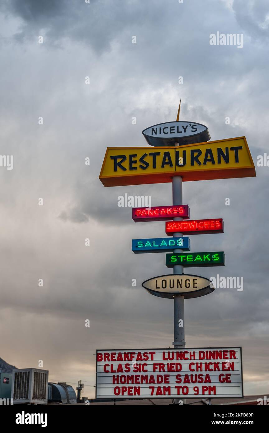 Lee vining sign hi-res stock photography and images - Alamy