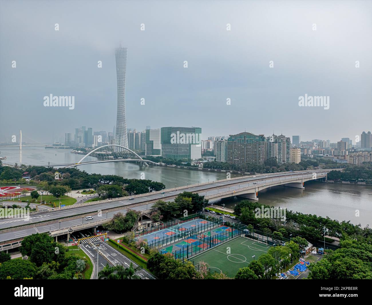 Aerial photo shows the little traffic flow on Guangzhou Bridge and Guangzhou Avenue in Guangzhou ...