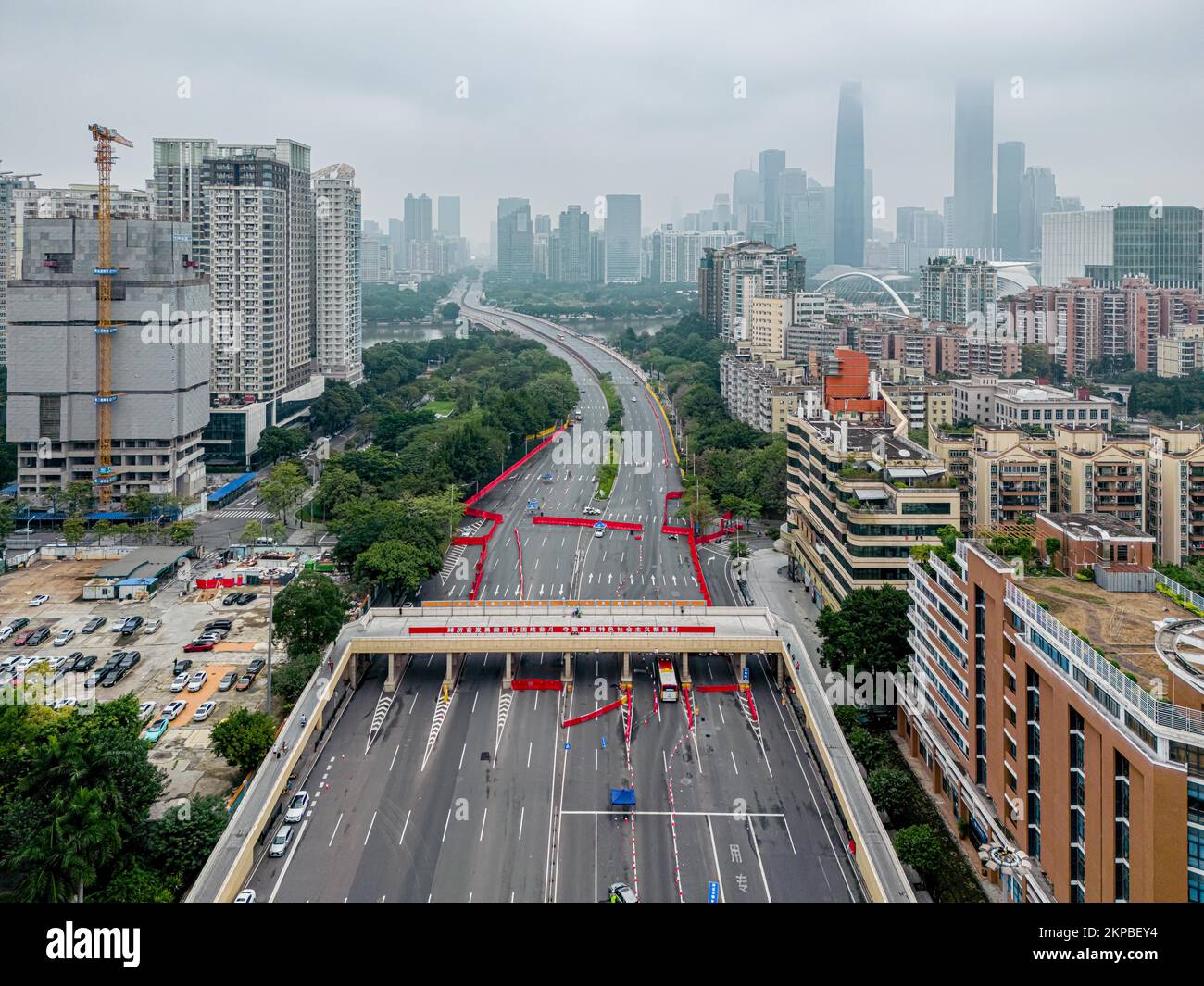 Aerial photo shows the little traffic flow on Guangzhou Bridge and ...