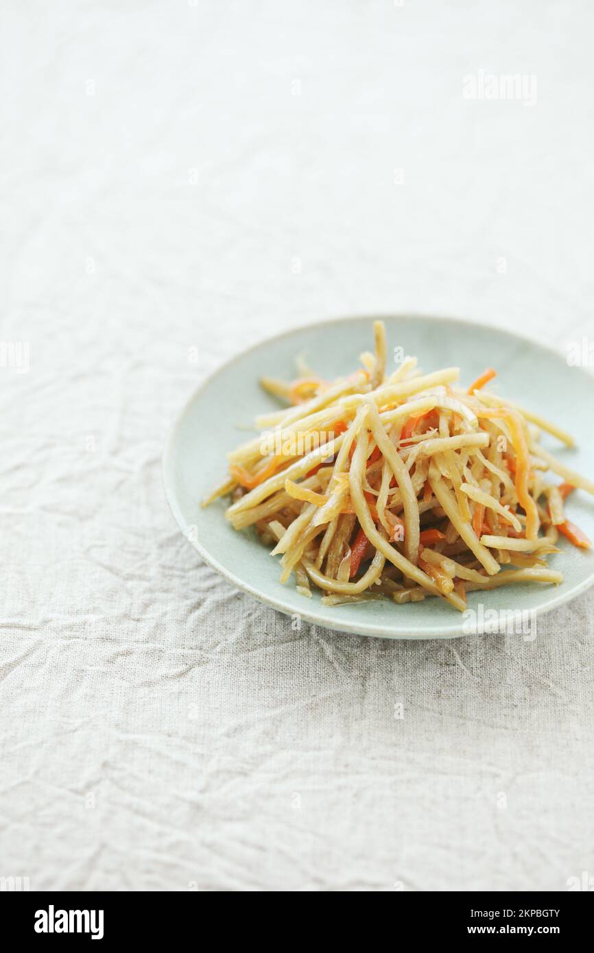 Chopped burdock root hi-res stock photography and images - Alamy