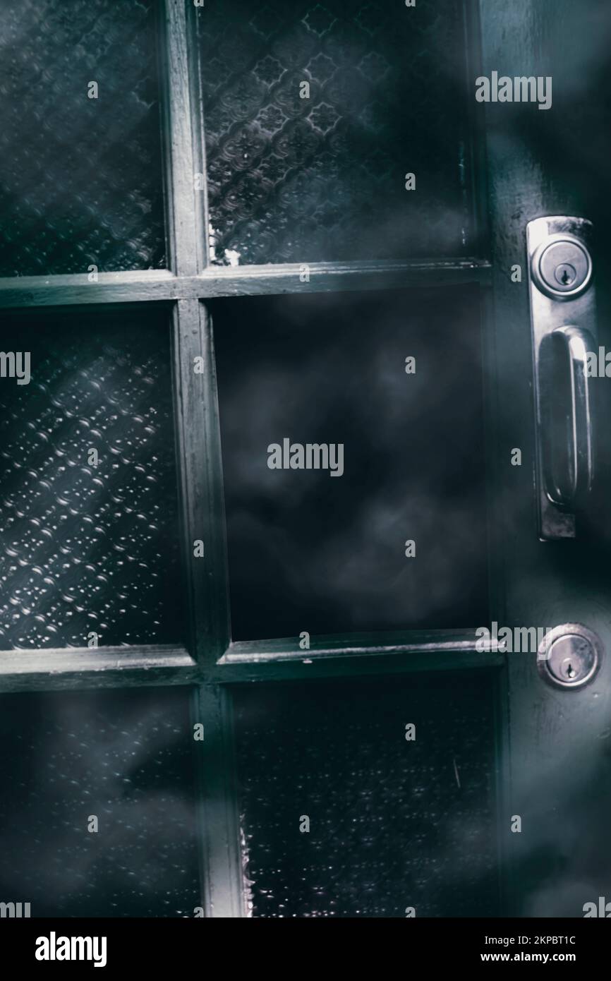 Missing door handle hi-res stock photography and images - Alamy